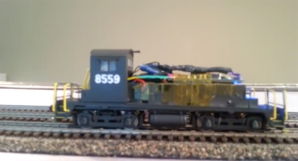 User video: SoundTraxx Econami DCC decoder in an Arnold N scale SW1 ...