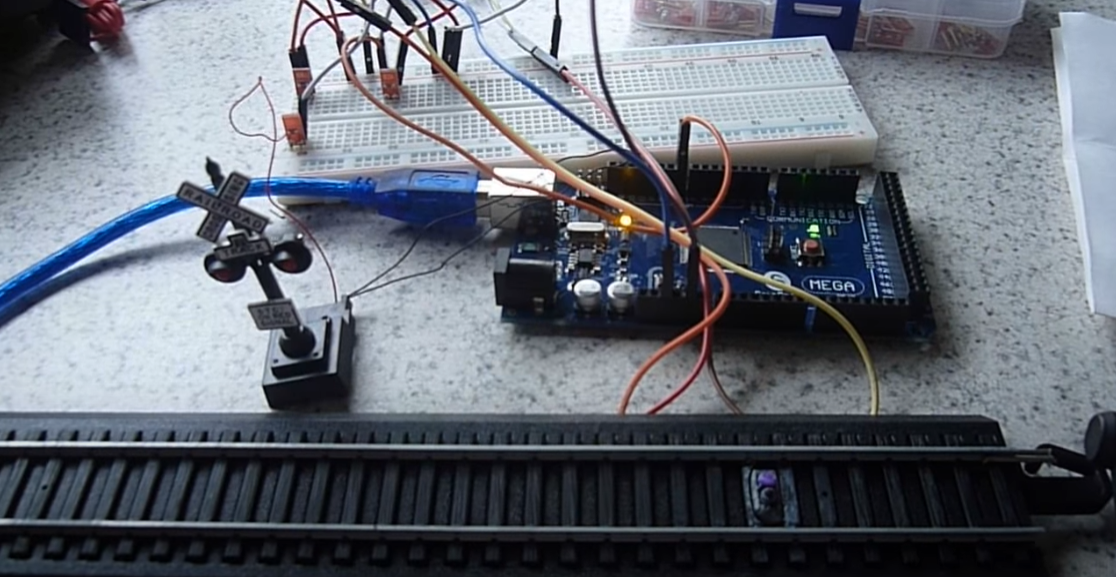 User Video Model Railroad Crossing Lights Arduino