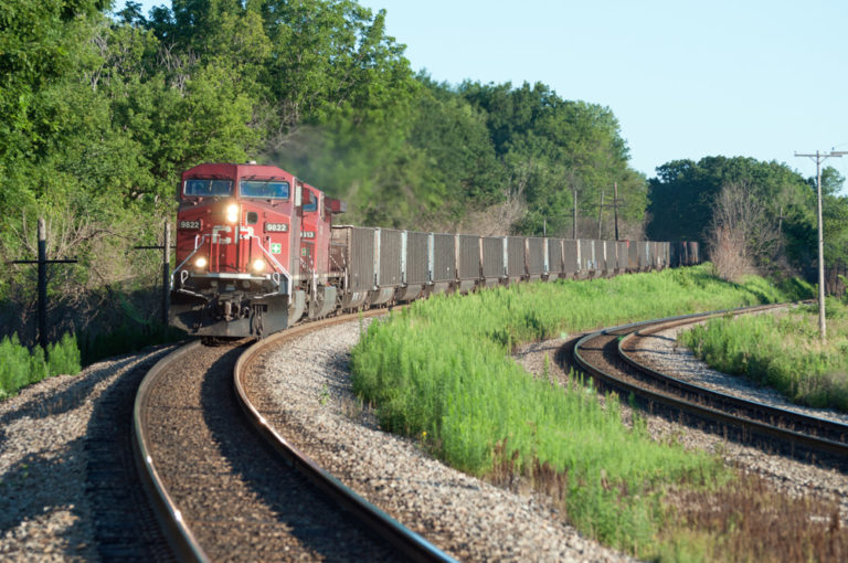 CP coming round the bend | Trains Magazine