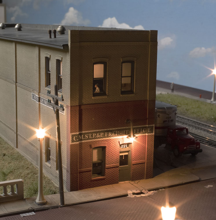 11 easy urban lighting tips for your model railroad layout ...