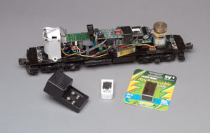 How to replace the battery in an older MTH engine