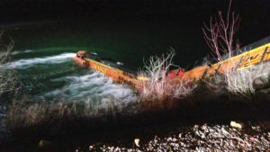 BNSF crew briefly trapped after train derails into Idaho river | Trains Magazine
