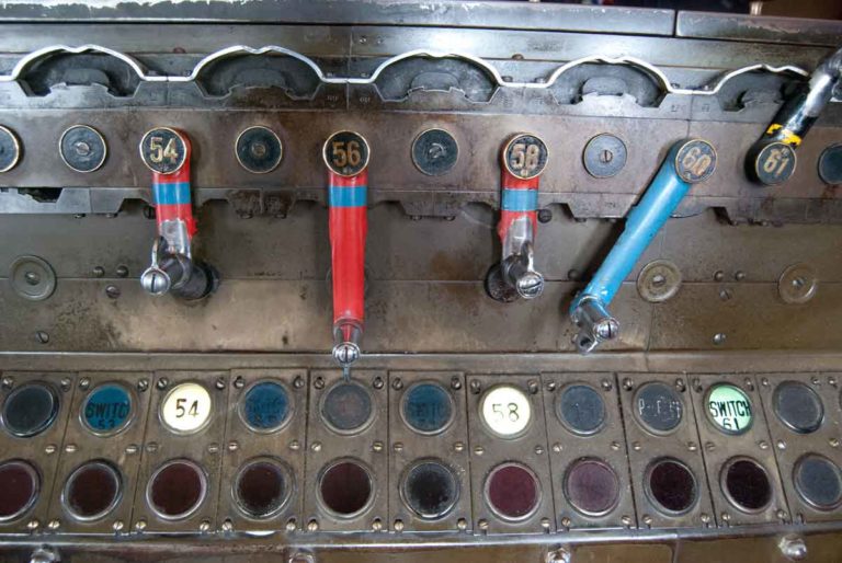 Leverage | Trains Magazine