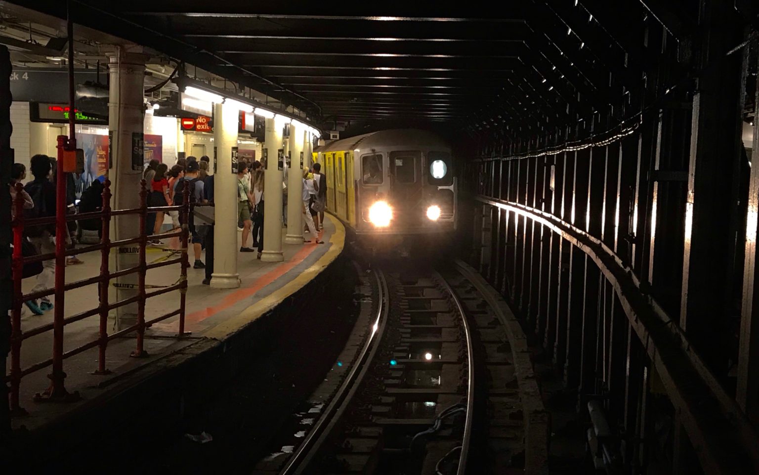 Major upgrade planned for New York's 42nd Street Shuttle | Trains Magazine