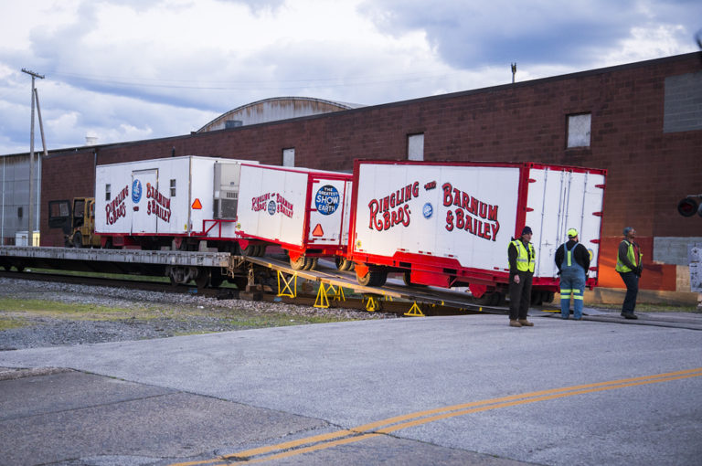Ringling Bros. Blue Unit makes last revenue load out | Trains Magazine