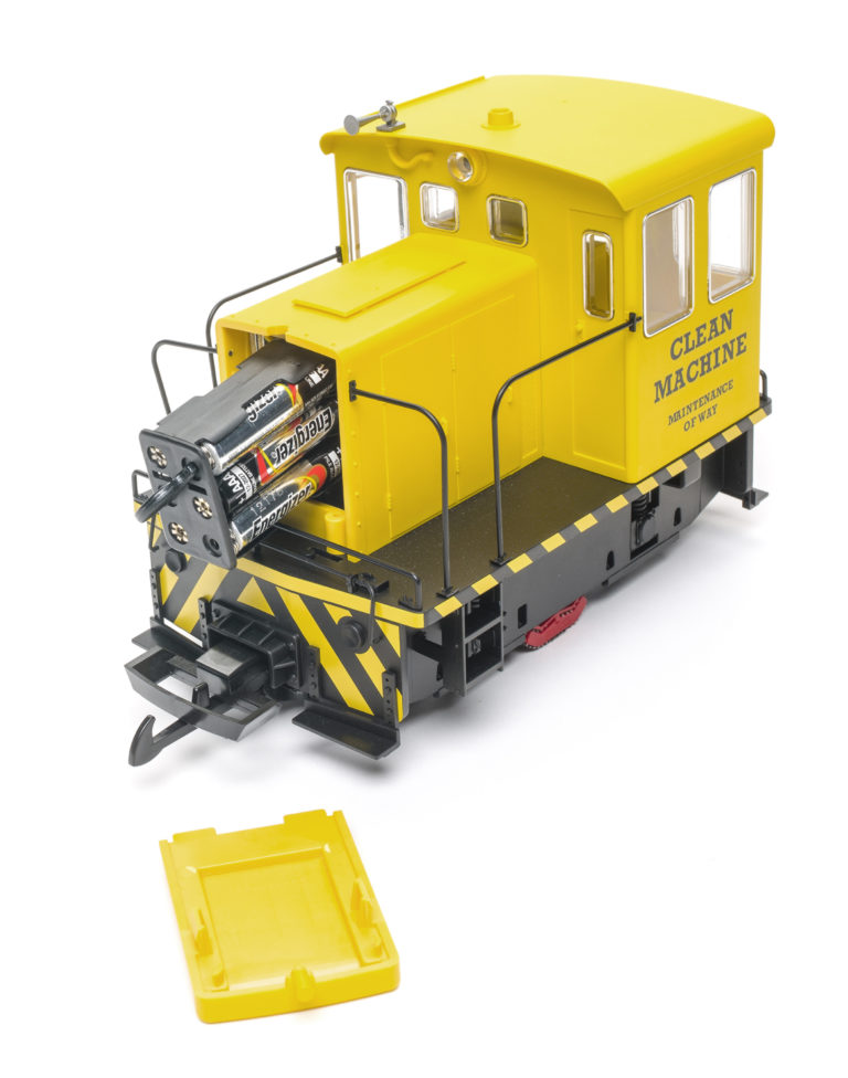 How to clean track on your garden railway - Trains