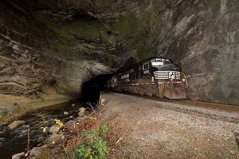 Norfolk Southern, Virginia State Parks team up for Natural Tunnel tours ...