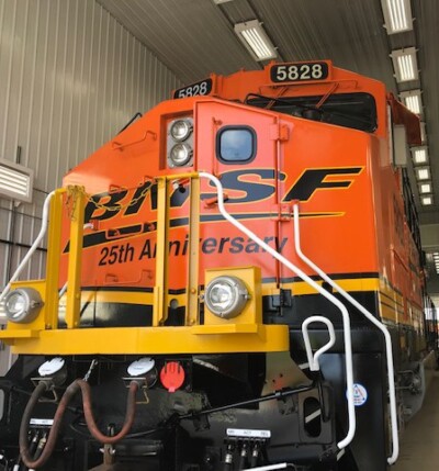 BNSF unveils 25th anniversary locomotive - Trains