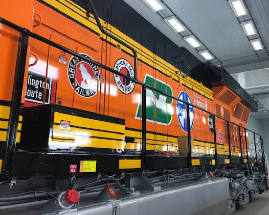BNSF unveils 25th anniversary locomotive - Trains