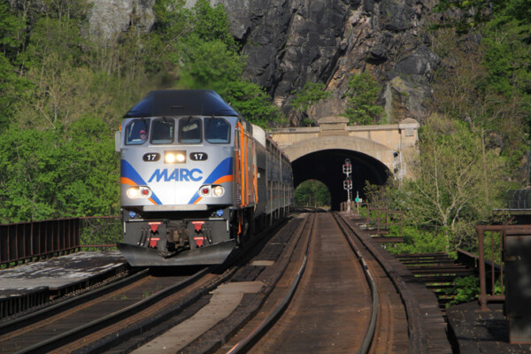 Digest: Report recommends combining VRE, MARC commuter operations - Trains
