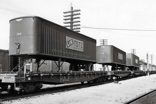 Trailer On Train Express - Trains