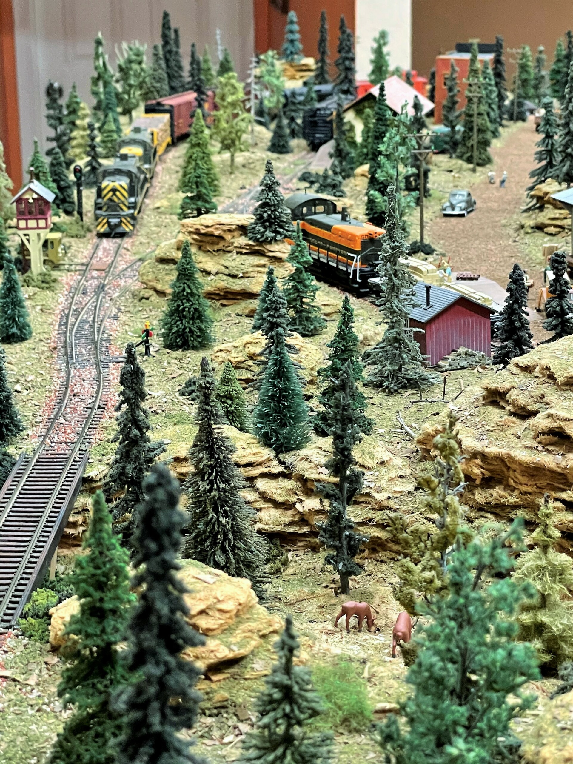 How to build a compact HO layout - Trains