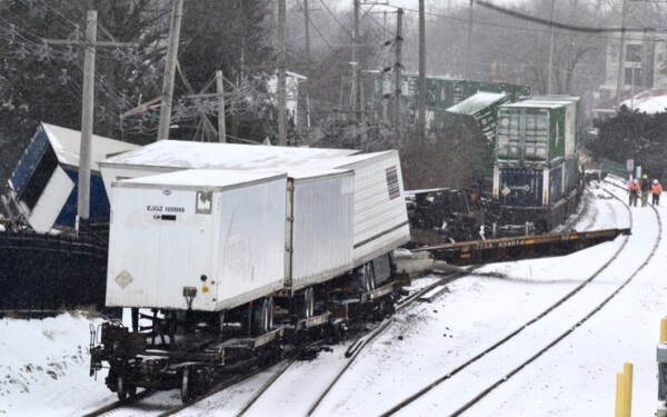 UP derailment in Normal, Ill. - Trains