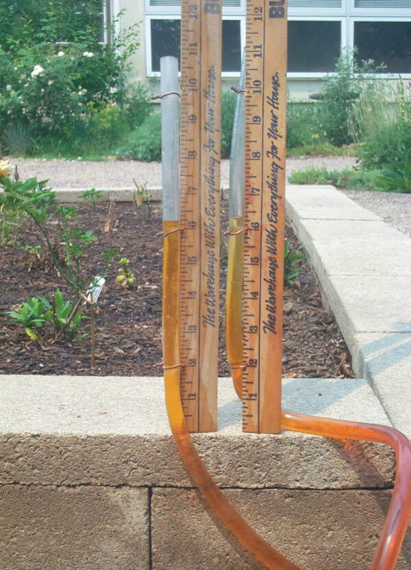 How to use a water level on your garden railroad - Trains