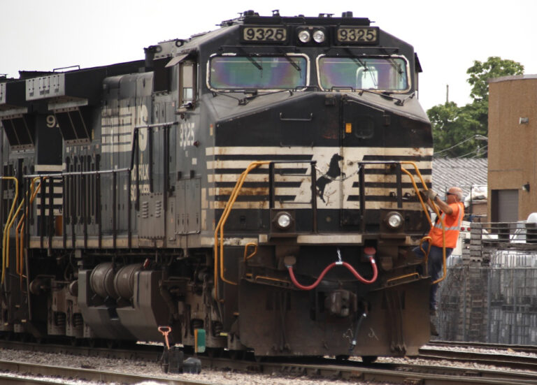Norfolk Southern executive says ‘one-person crew’ is a misnomer ...