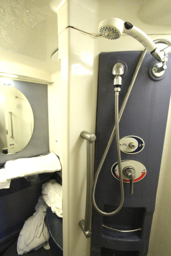 Sleeping in Amtrak's Superliners - Trains