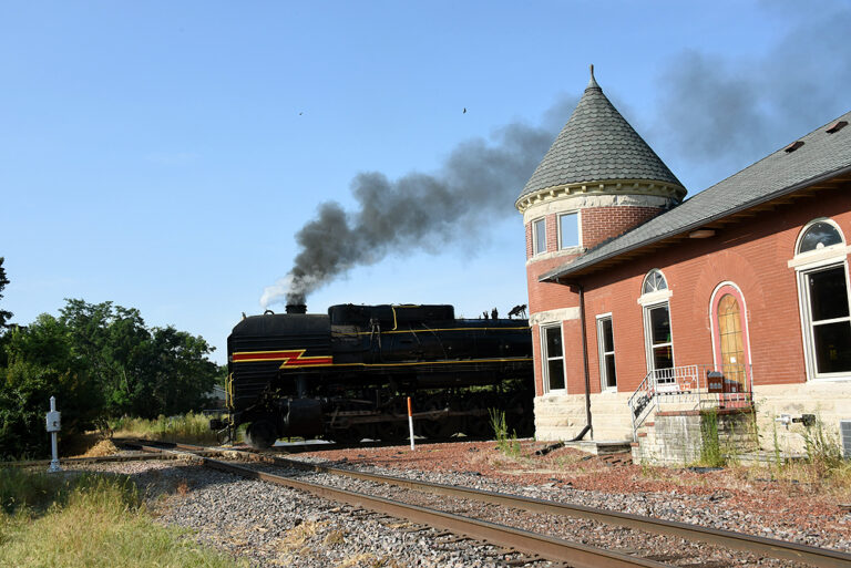 Iowa Interstate’s QJ 2-10-2 steam locomotive in photos - Trains