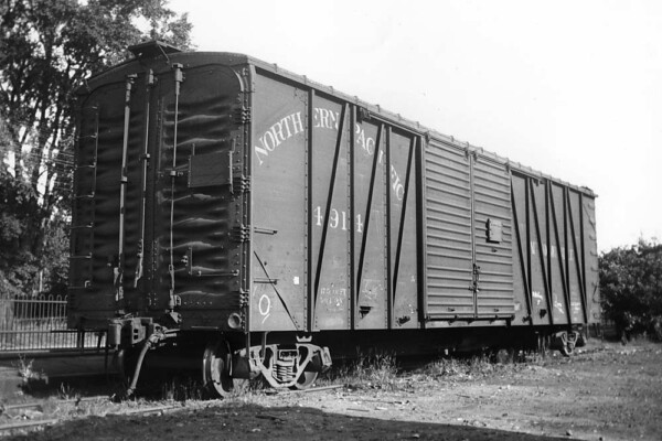 Automobile boxcar - Trains