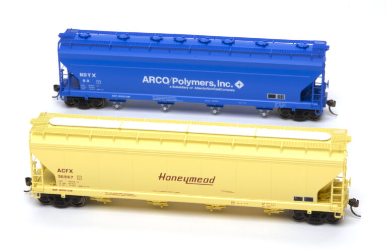 Atlas HO scale ACF 5250 covered hopper - Trains