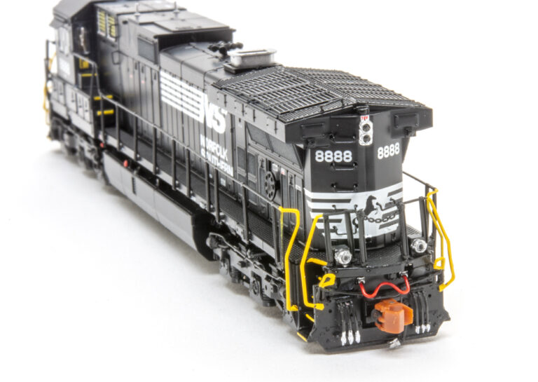 ScaleTrains.com N scale GE Dash 9-40C - Trains