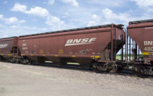 BNSF covered hopper variations - Trains