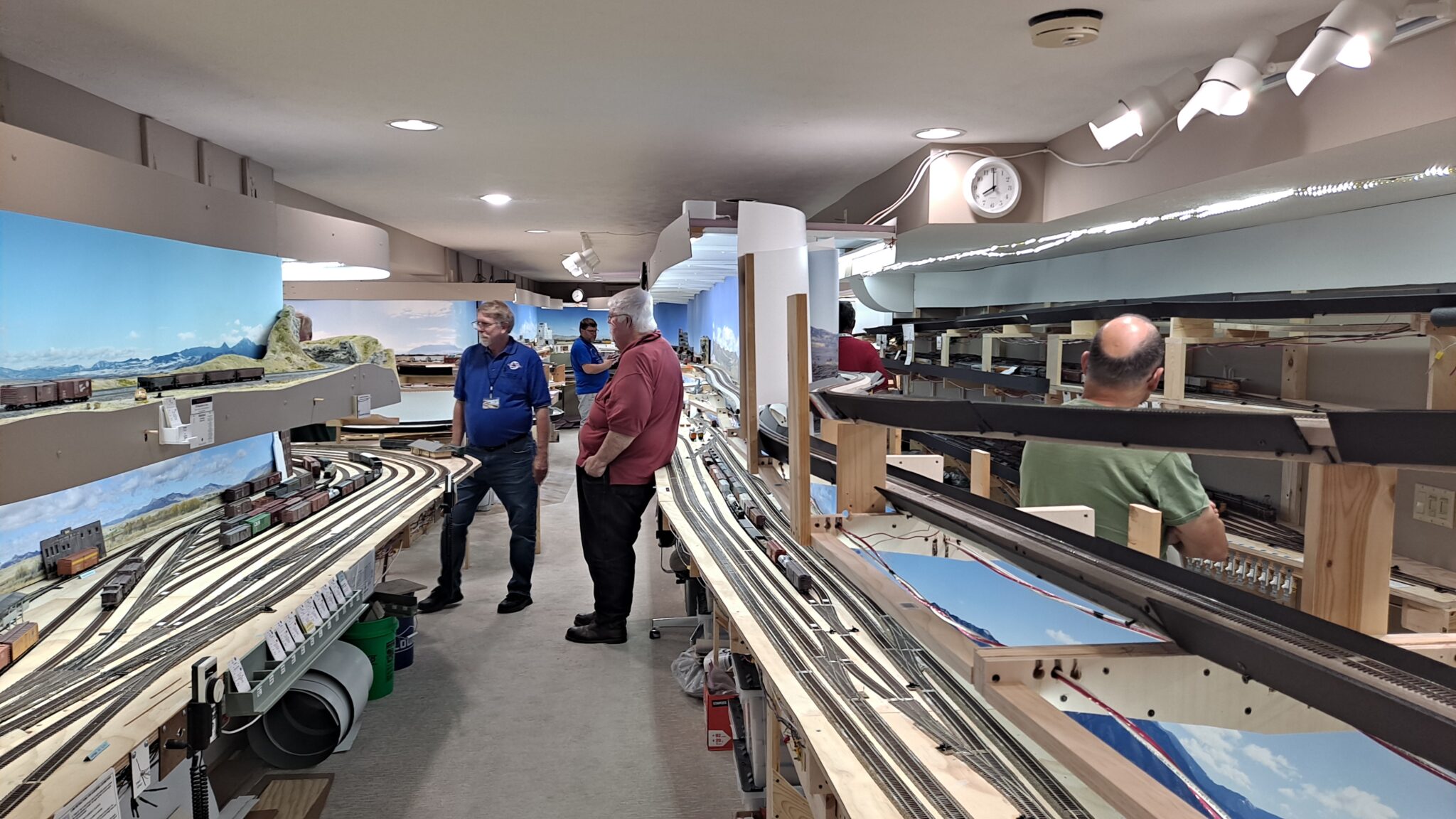 What is an operating weekend on a model railroad layout? - Trains