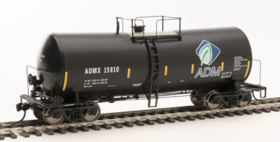 Union Tank Car Co. 16,000-gallon Funnel-Flow tank car from Wm. K ...