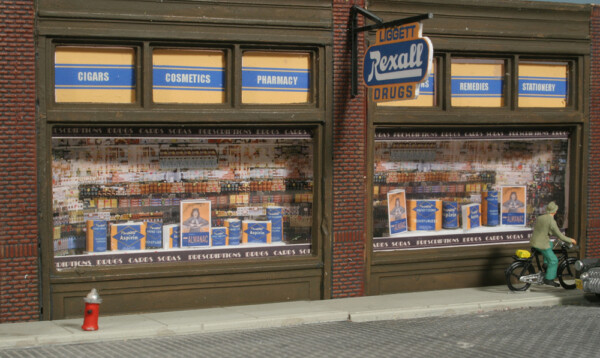 Three ways to entice viewers with storefront window displays - Trains