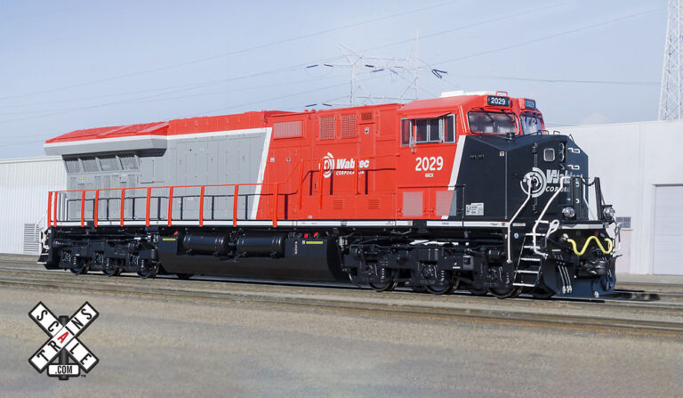 General Electric ET44 diesel locomotive from ScaleTrains - Trains