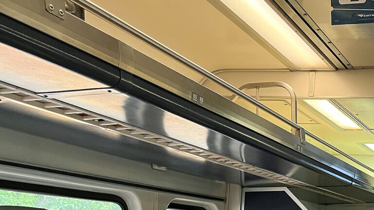 Amtrak Hiawatha service highlights - Trains