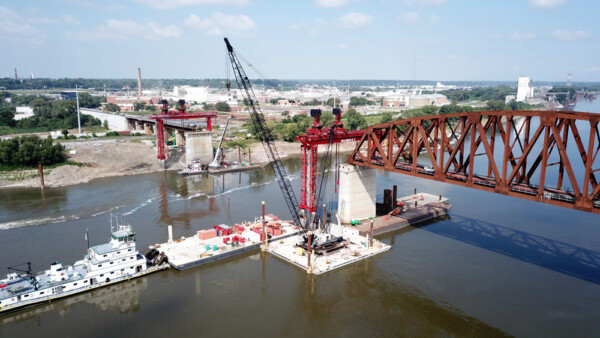 News photos: Completing the Merchants Bridge - Trains