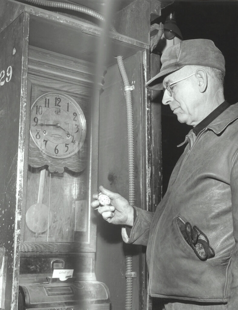How railroads standardized time in the US - Trains