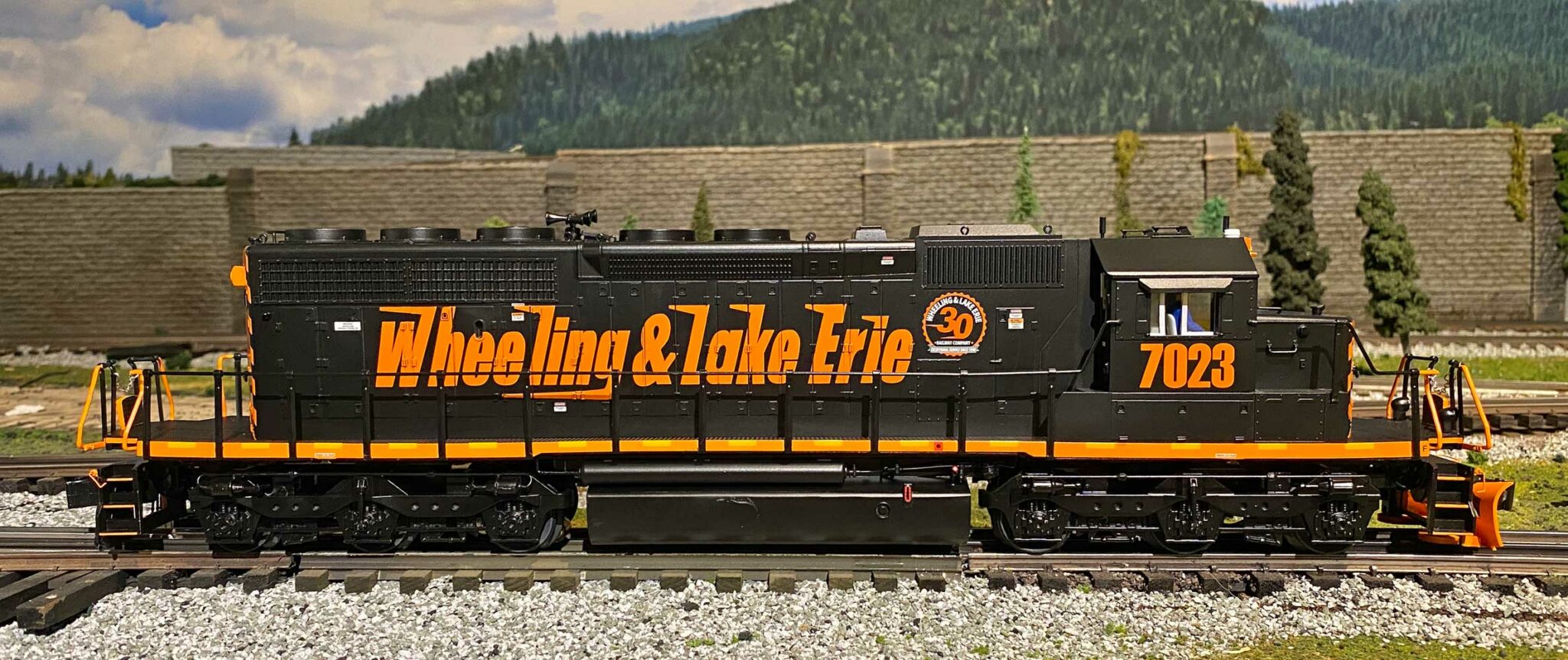 2022 Lionel Legacy SD40-2 has railroad-specific details - Trains