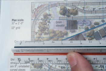 How to use a scale rule - Trains