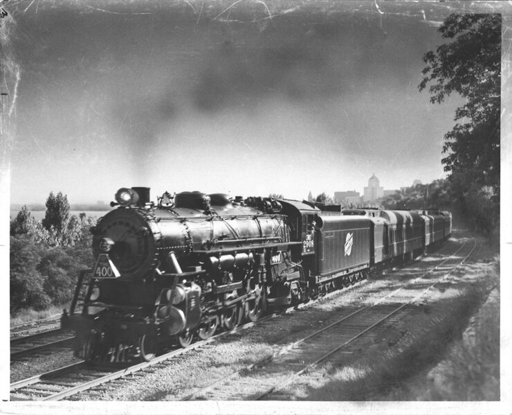 Chicago and North Western 400 train between Chicago and the Twin Cities ...