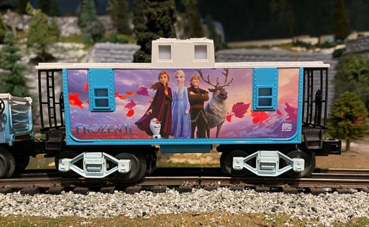 Lionel Disney Frozen II train set review - Trains