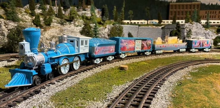 Lionel Disney Frozen II train set review - Trains