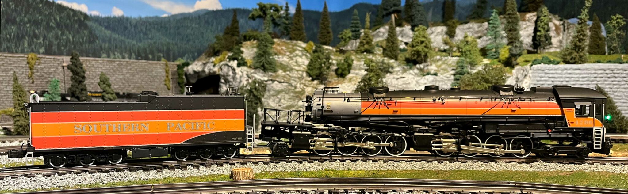 Lionel Legacy AC-12 Cab Forward review - Trains