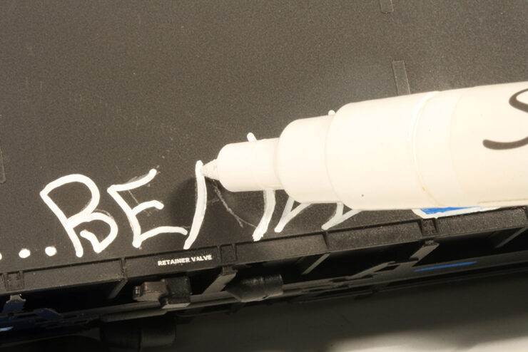 How to graffiti a freight car - Trains