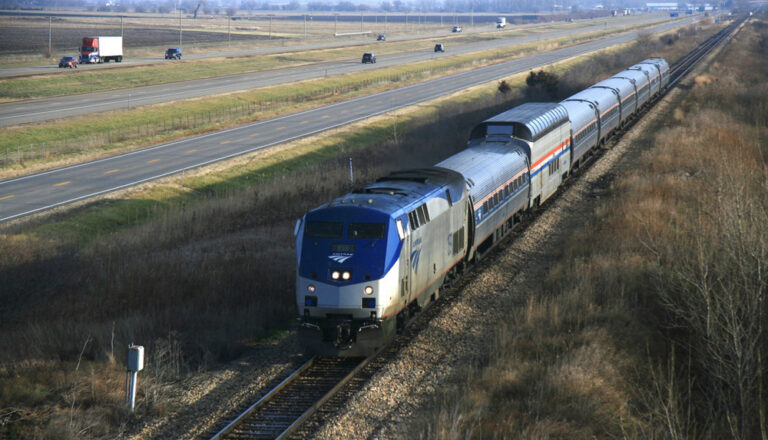 With few extra trains, Amtrak’s ability to capture heavy Thanksgiving ...