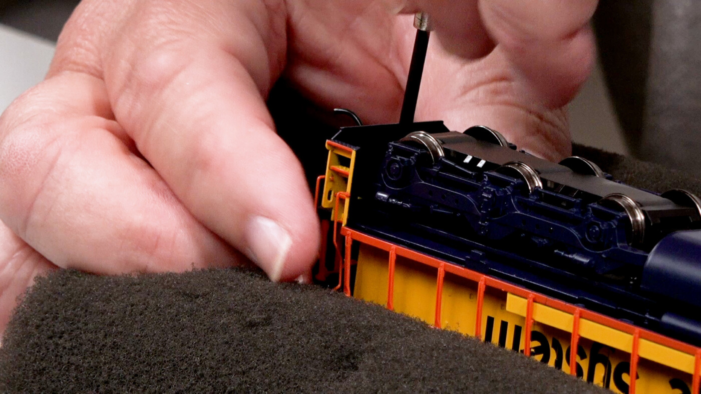 Locomotive disassembly essentials - Trains