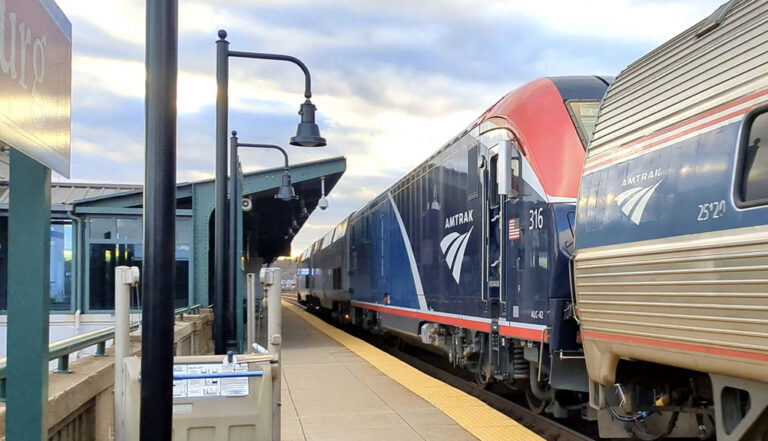 News photos: Long-distance Charger goes to Florida - Trains
