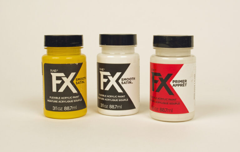 Plaid FX flexible acrylic paint - Trains