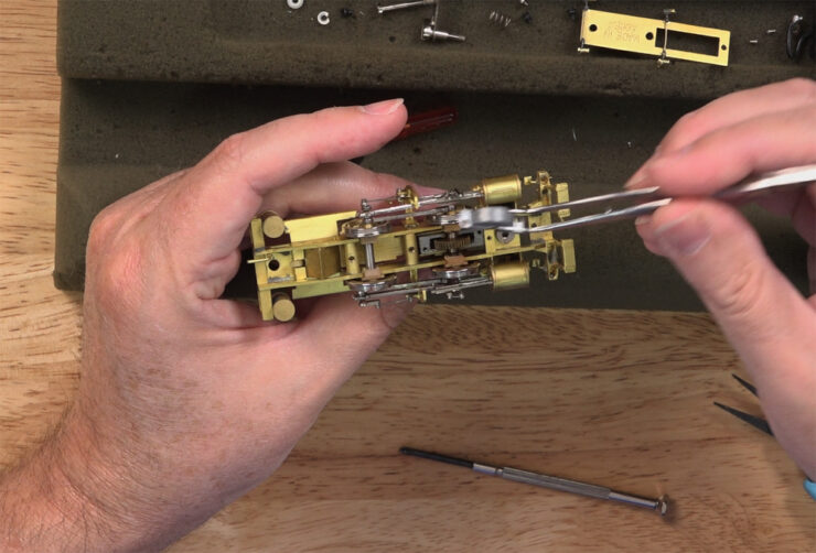 Brass engine disassembly basics - Trains