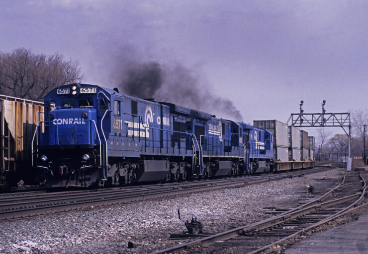 A one-of-a-kind Conrail locomotive - Trains