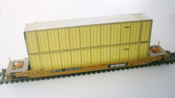 Do-it-yourself intermodal containers - Trains