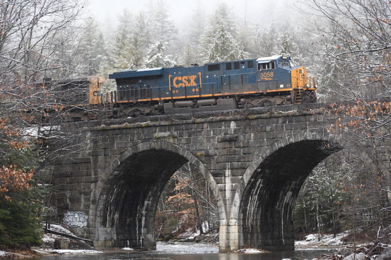 Keystone Arch Bridges of Massachusetts - Trains