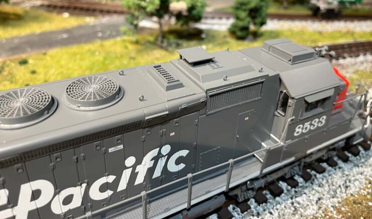 The Lionel SD40T-2 ‘Tunnel Motor’ - Trains