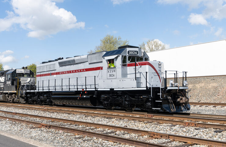 New York, Susquehanna & Western Railway paints diesel in heritage colors - Trains