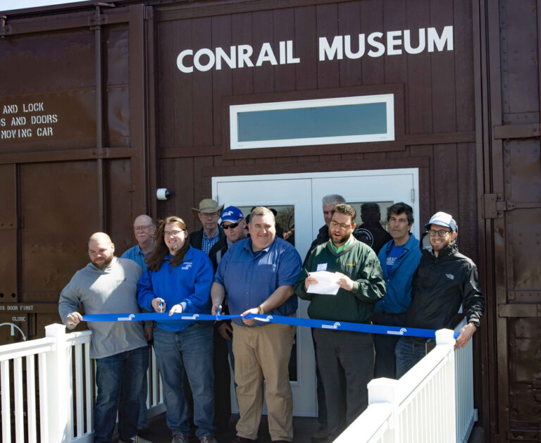 News photos: Conrail Historical Society Museum opens - Trains